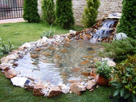 Cascade De Gradina, Unic Garden Pitesti