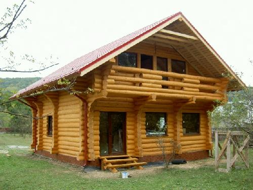 Case Resedinta Din Lemn Rotund, Sc Monolit House Invest Srl