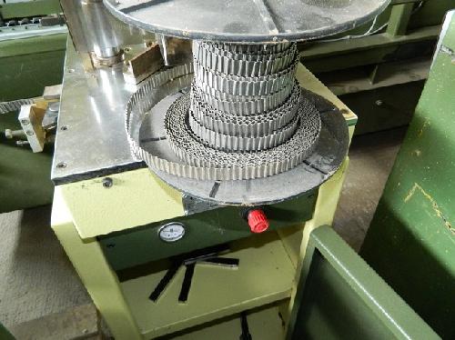 Masina de capsat la vinclu MOTTA BREVETTI | utilaje prelucrare lemn