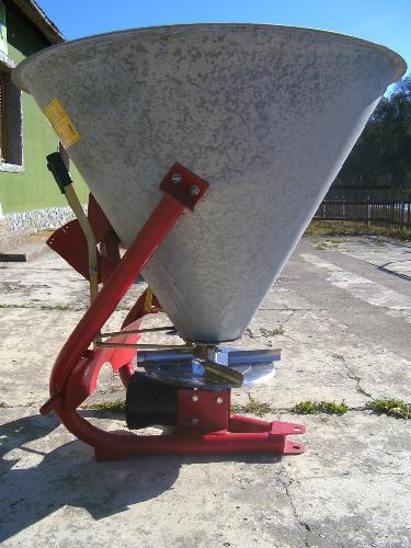 DISTRIBUITOR INGRASAMINTE | utilaje agricole