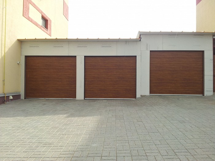 Usi de garaj sectionale rezidentiale | Usi garaj