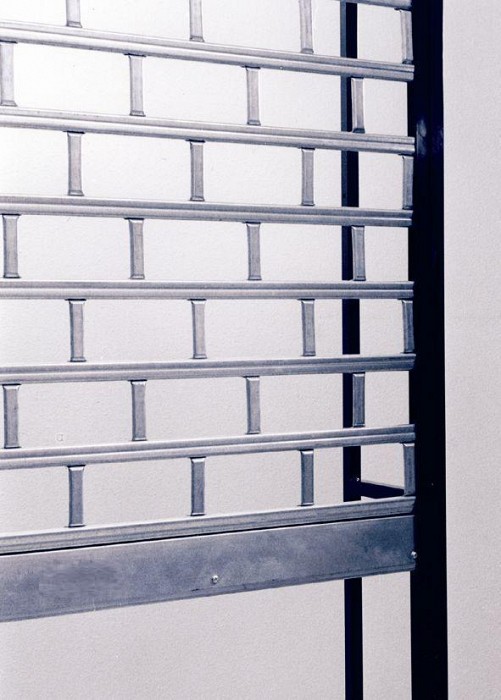 Grilaj metalic de protectie cu tuburi ondulate sau drepte | Grilaje ...