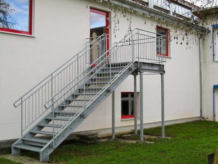 Scari zincate termic | scari exterioare