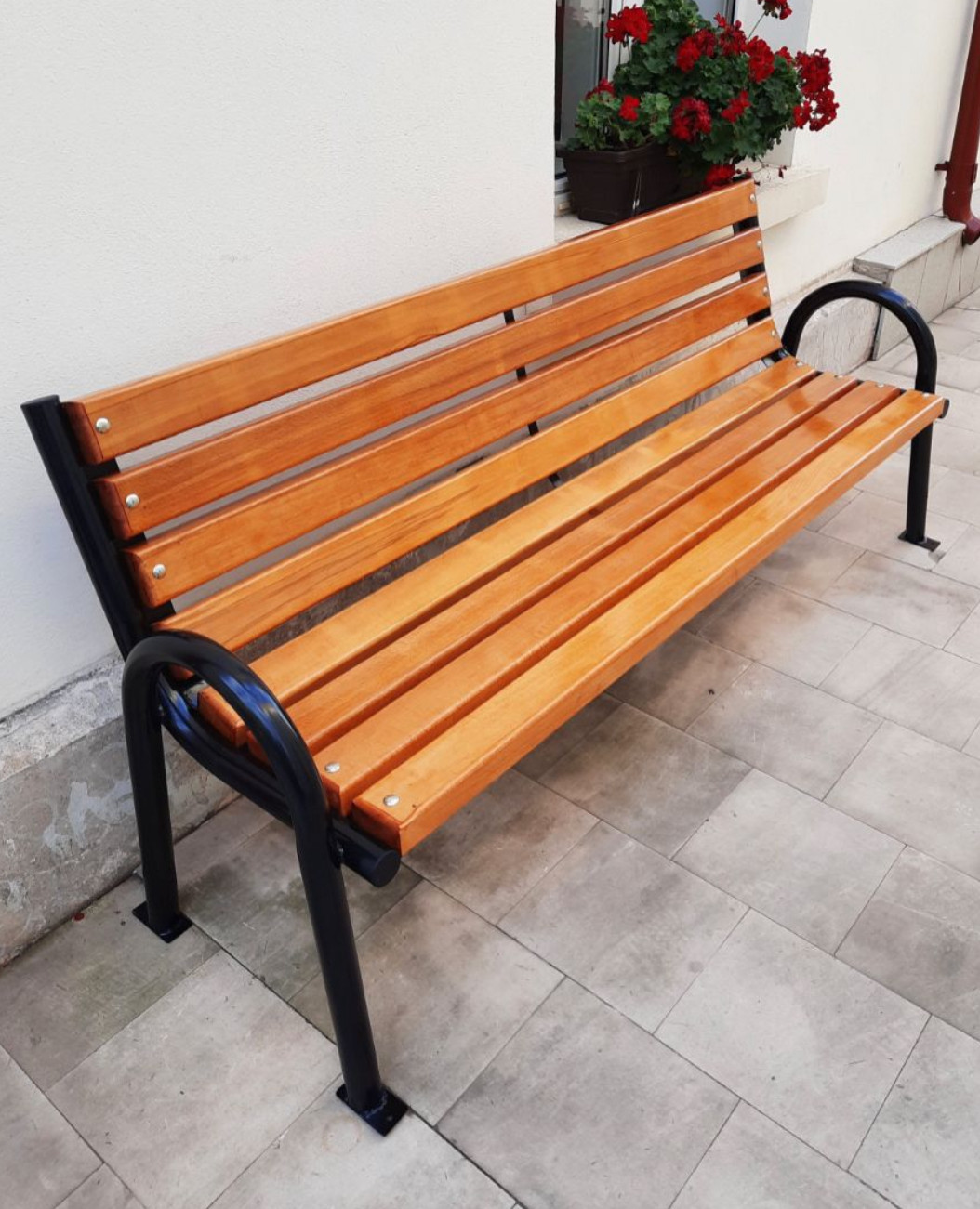 Banca Parc (b)cb02, Producator, Sc Clemas Biastel Srl