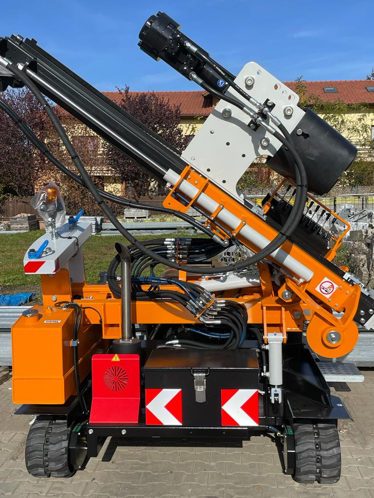 Utilaj Batut Stalpi Parcuri Fotovoltaice - Vibrosoneta - Batipal ...