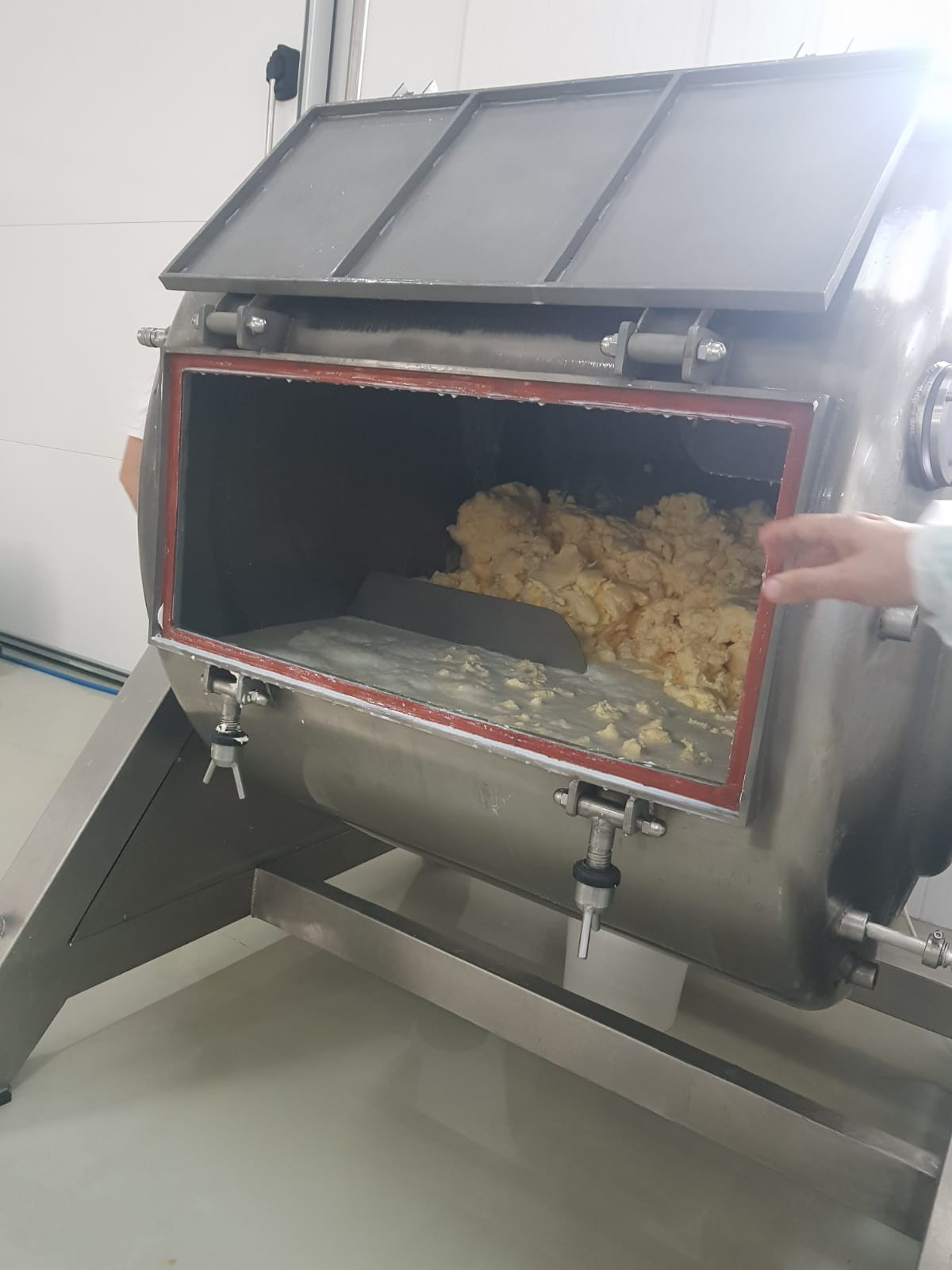 Putinei, Masina De Procesat Unt, Importator, Putinei, Masina De ...