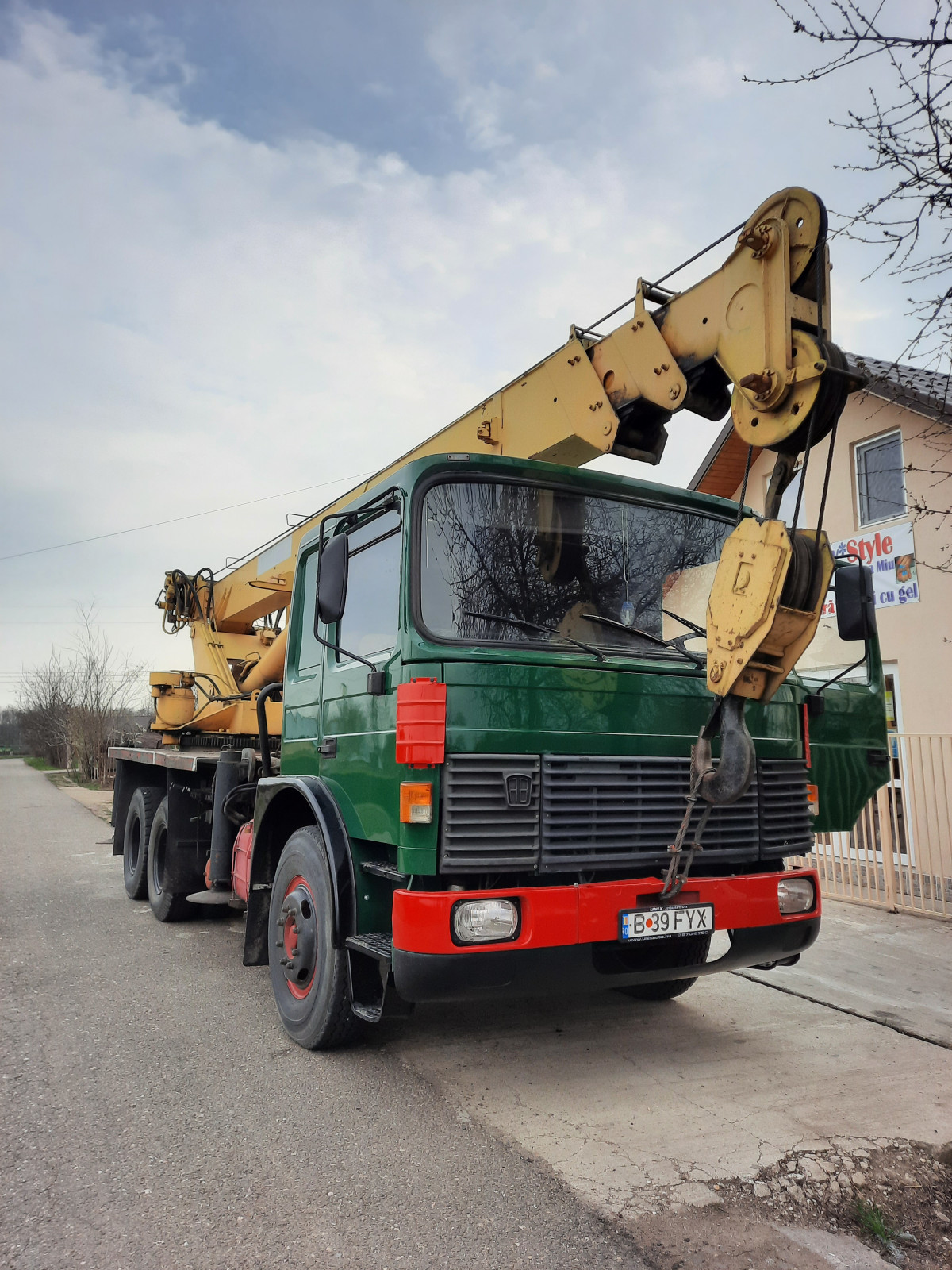 Inchiriez Automacara 18-50 Tone, Sc Elena Miu Srl