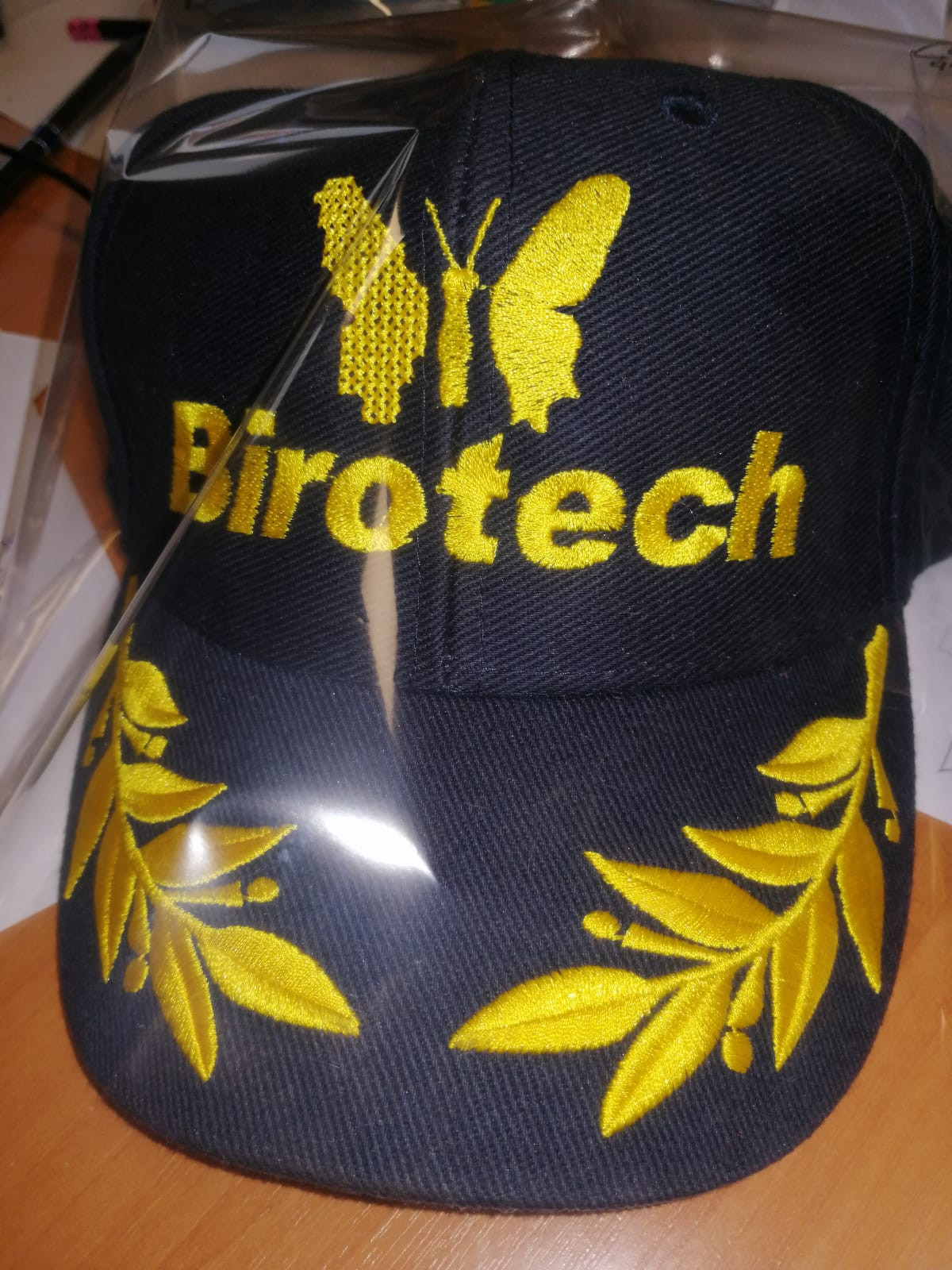 Echipament de lucru personalizat prin broderie computerizata | Produse ...