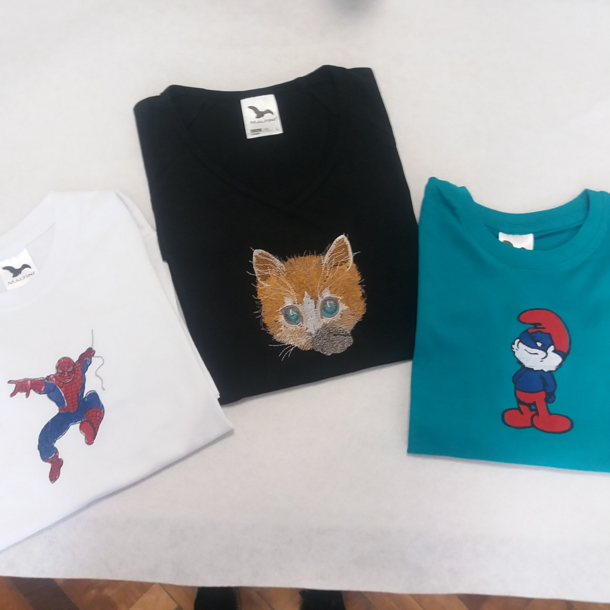 Tricouri personalizate prin broderie computerizata | Tricouri brodate