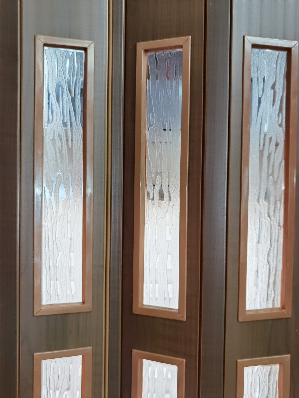 Usi pliante cu geamuri | Usi De Interior pliante vitrate