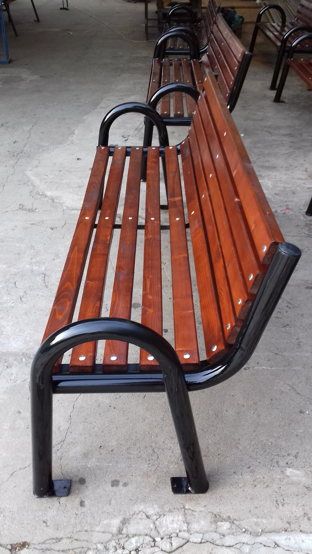 Bancuta Stradala La11, Producator, Sc Genesys Megatron Srl