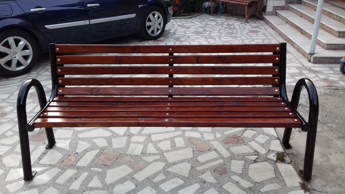 Bancuta Stradala La11, Producator, Sc Genesys Megatron Srl