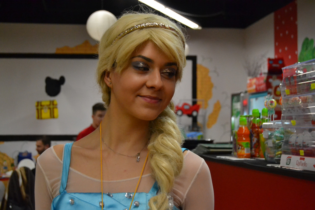 Inchieriere Personaje De Poveste, Oaki Junior