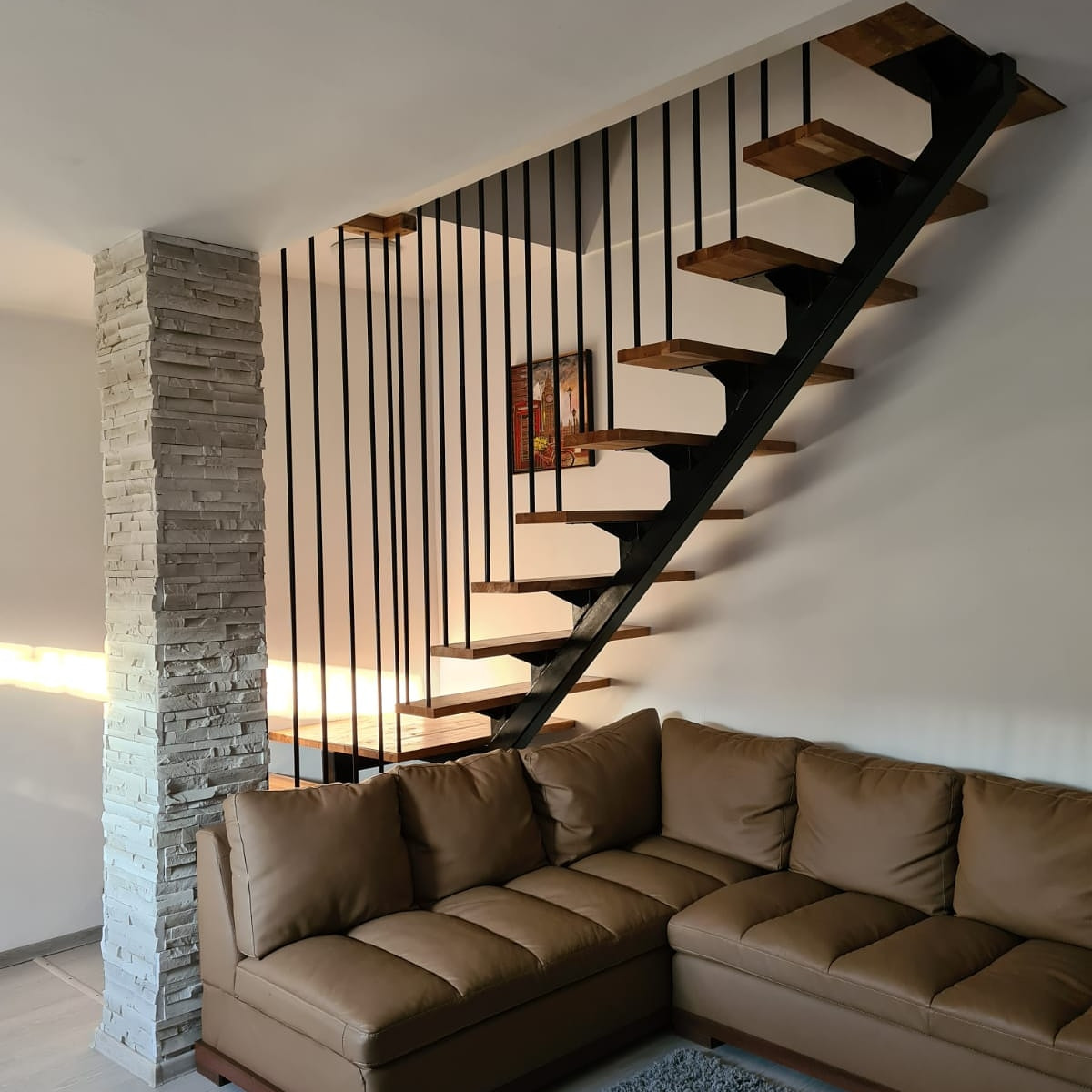 Scari Interioare, Producator, Kyos Com Srl