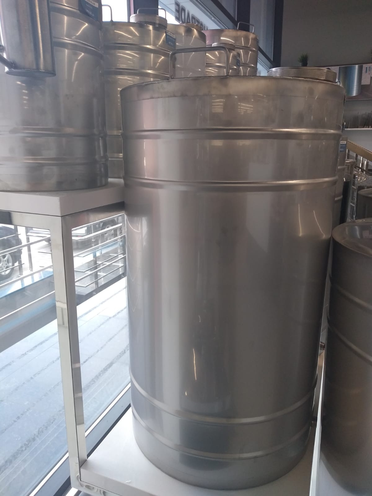 Vand Butoaie Inox Vin, Furnizor, Sc Leontis Prim Srl