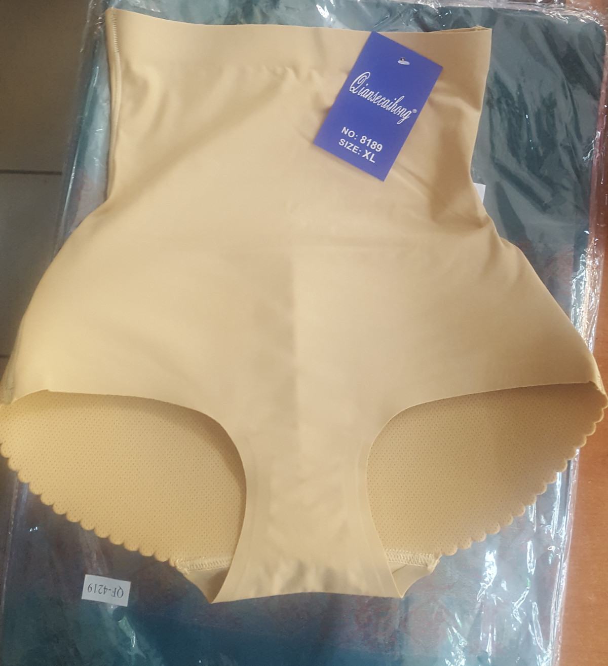 Bustiera Dama, Sc Lumina International Srl