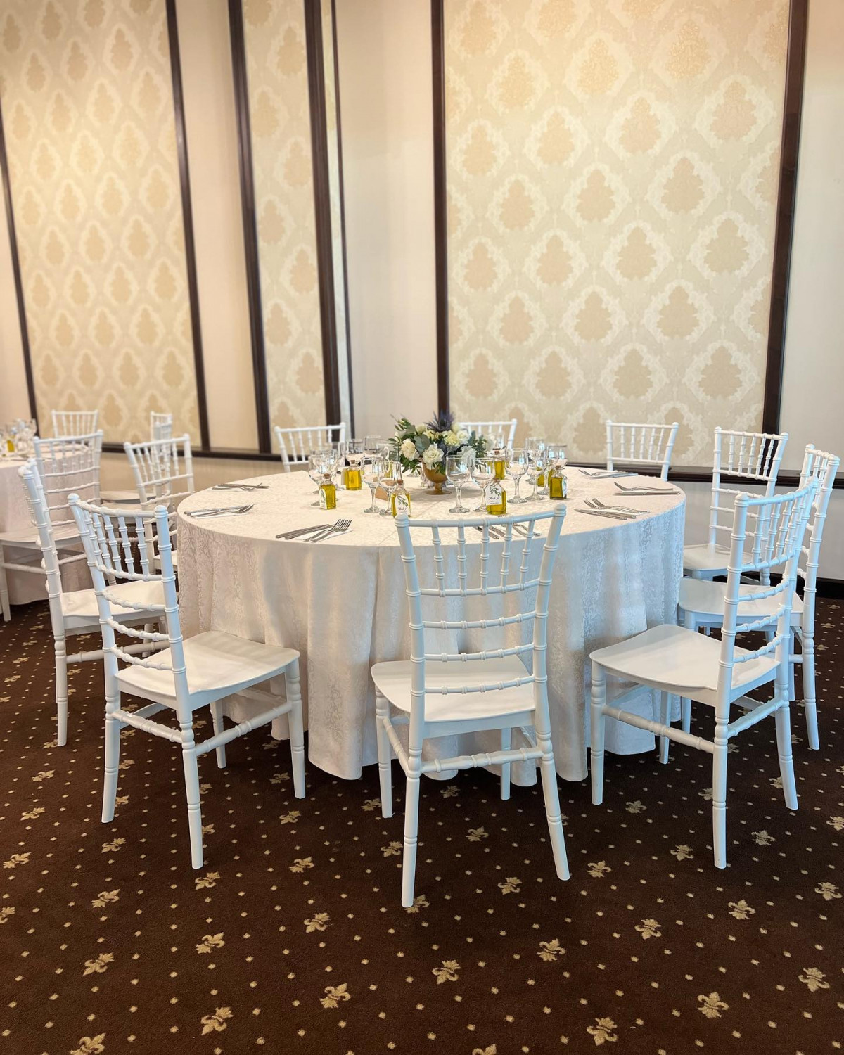 Scaune Chiavari Restaurant, Cort Evenimente, Salon, Ballroom, Furnizor ...