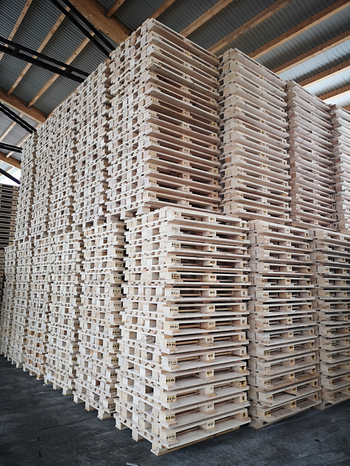 Paleti Lemn Atipici, Producator, PALETI LEMN ATIPICI Furnizor ...