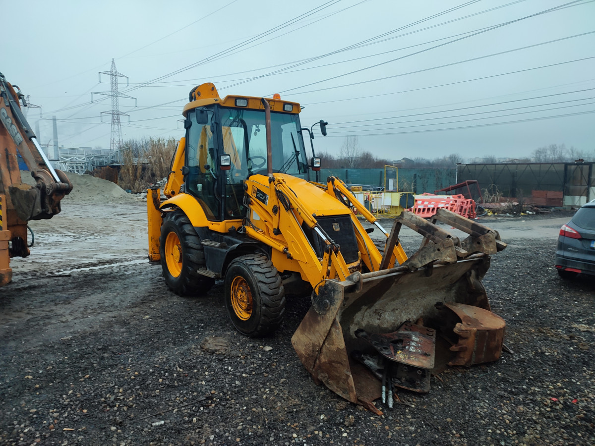 Buldoexcavator de inchiriat | Constructii