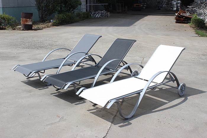 Sezlong Metalic Cu Textilena Relax, Sc Mfl Contract Services Srl