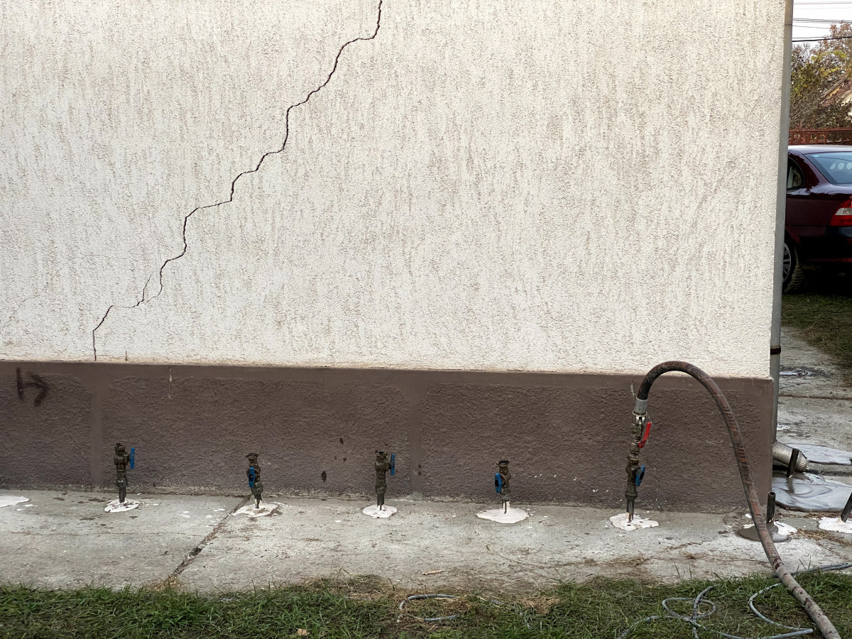 Consolidari Fundatii La Case, Depozite, Blocuri. Injectarea Pamantului ...