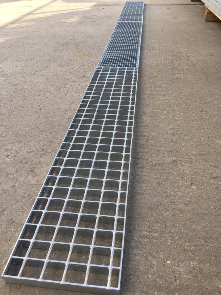 Gratare Metalice Zincate Pentru Acoperit Rigole, Producator, GRATARE ...