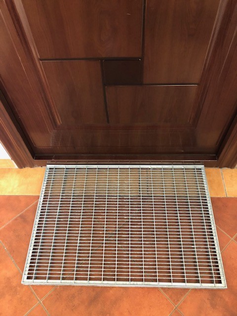 Gratar Metalic Zincat Stergator Picioare, Sc Staco Romania Srl