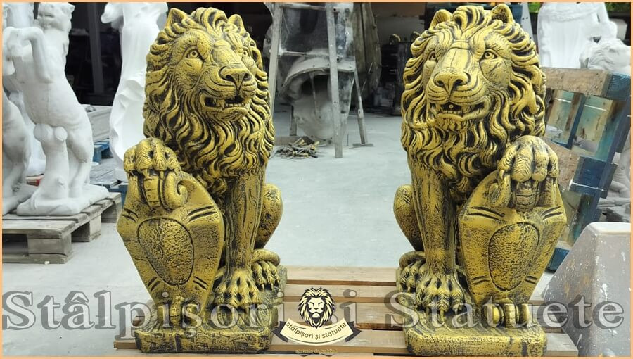 Statueta Leu Mare Cu Blazon, Auriu Patinat, Model S1., Producator ...