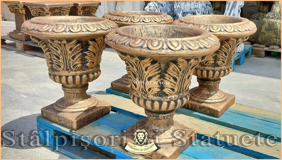 Vaza Ornament Stejar Cu Picior, Aramiu Patinat, Model V3., Producator ...