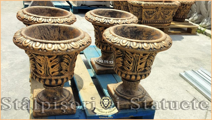 Vaza Ornament Stejar Cu Picior, Aramiu Patinat, Model V3., Producator ...