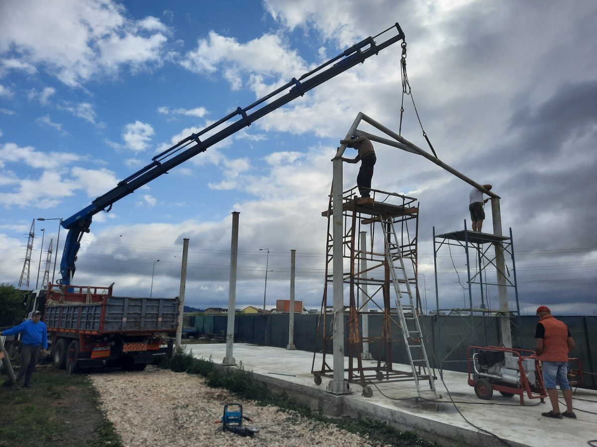 Macara 30 Tone Brasov, Sc X Mad Srl