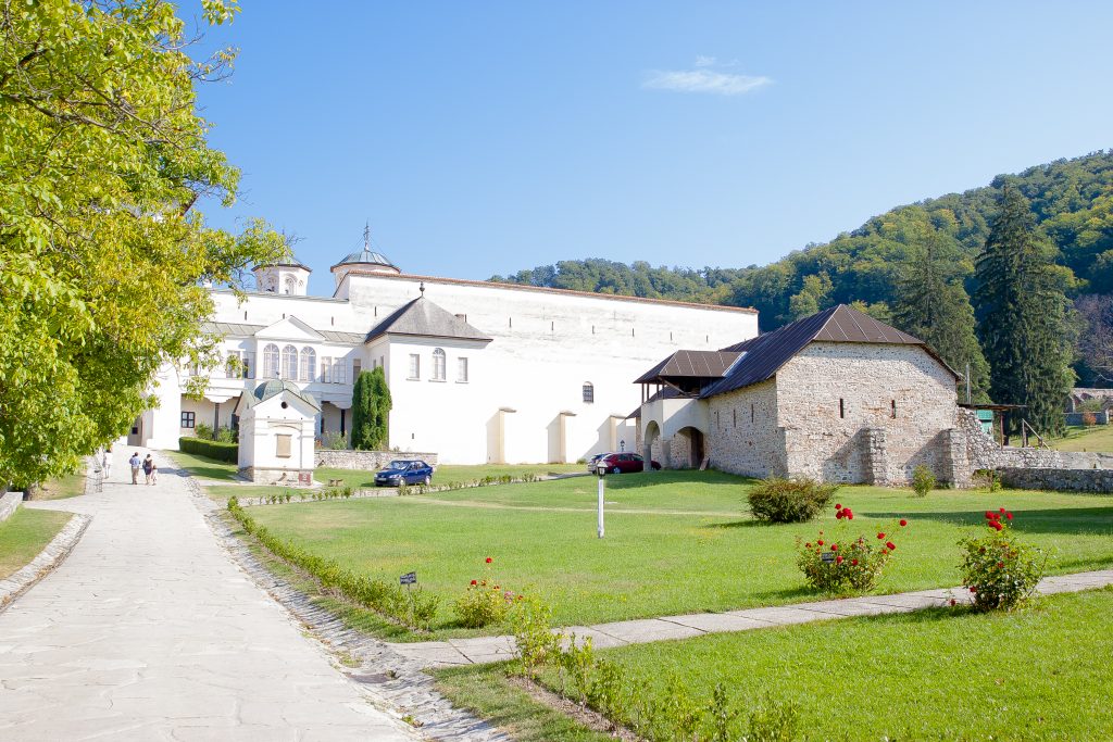 Manastirea Hurezi, cel mai mare ansamblu monastic din Romania - Revista ...
