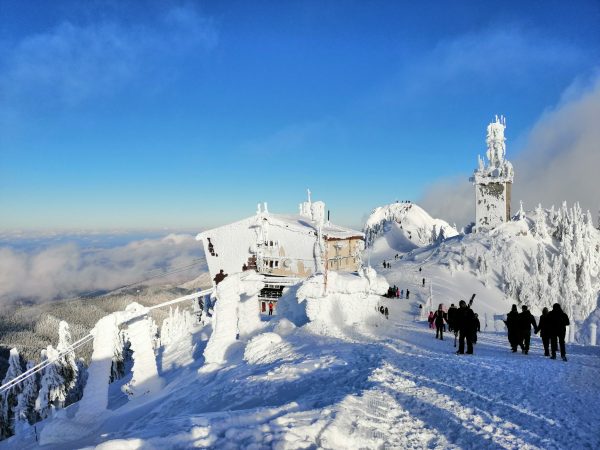 Varful Postavaru (1799m) in prima zi a anului - Revista magazin ...