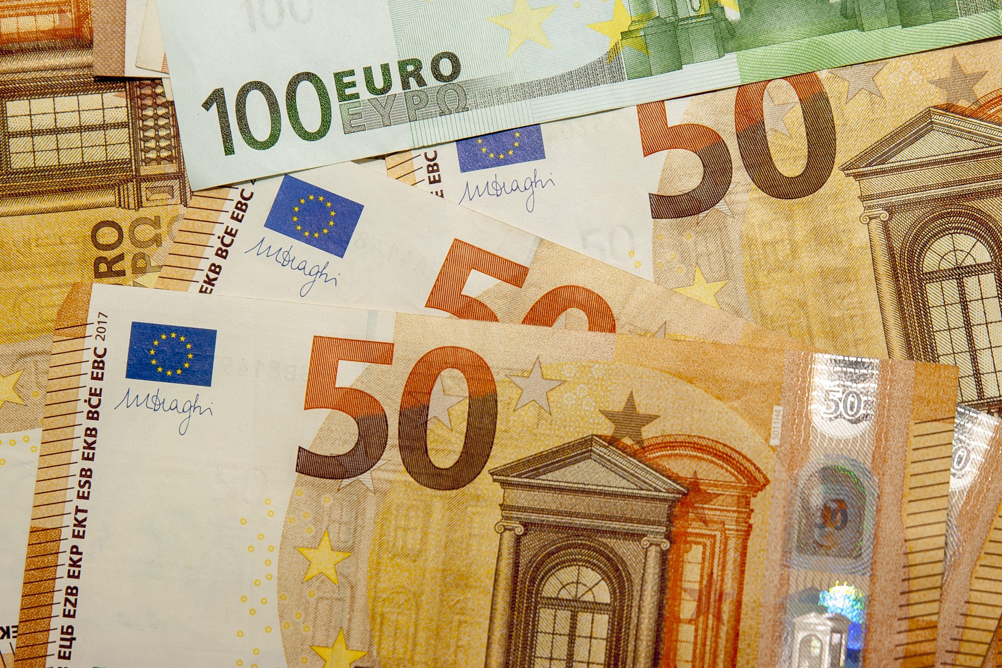 Cursul Euro la un maxim istoric